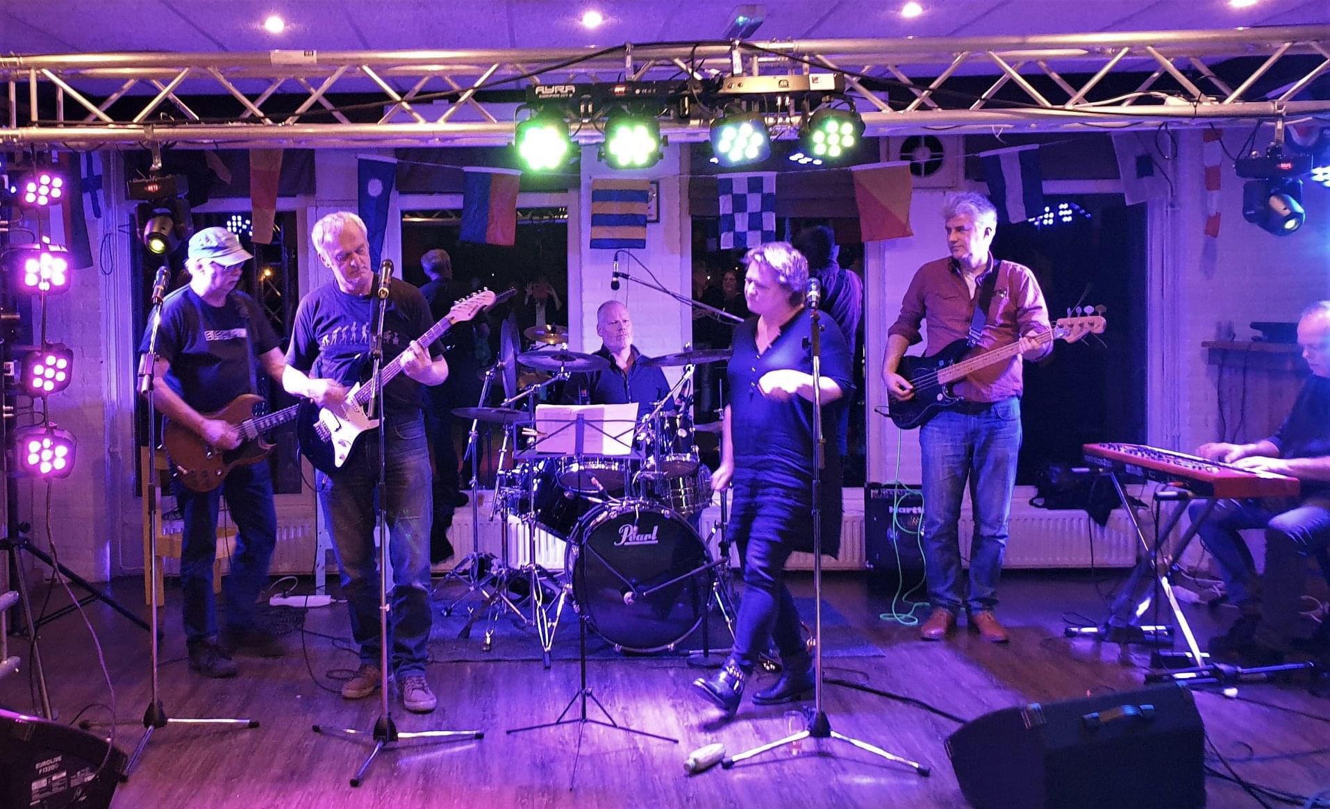 Netto-opbrengst concert OH-band naar slachtoffers aardbeving – De Grouster